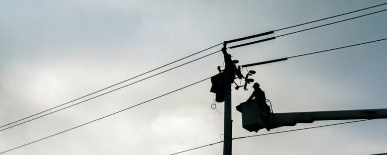 Essential Safety Tips for Utility Workers - SafeWork Insider
